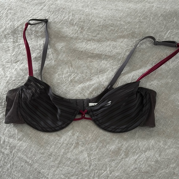 LULA LU | Intimates & Sleepwear | Lula Lu Lightweight Bra Size 32a ...